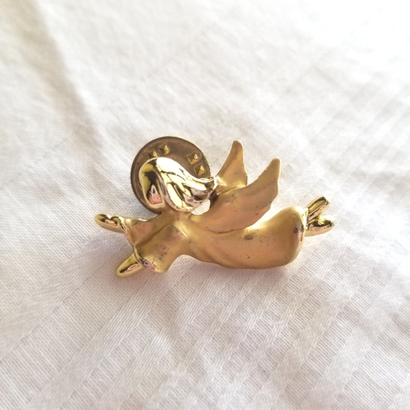 Gigi | Jewelry | Vintage Gigi Gold Flying Angel Pin | Poshmark
